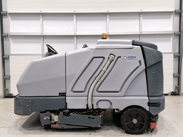 NILFISK SC8000 2015 0.0T - Gebruikte Heftrucks Schoonderwoerd